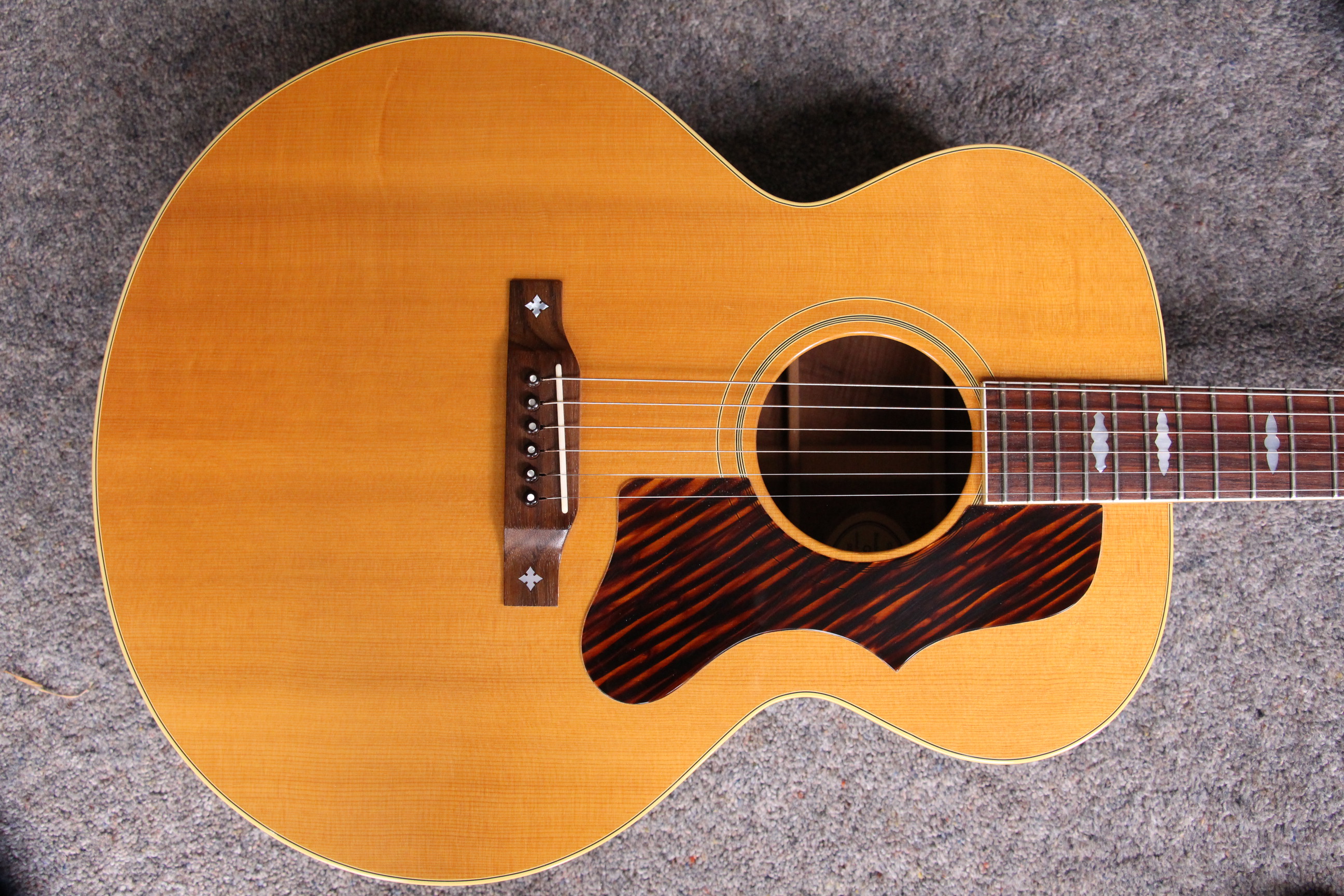 1991 Gibson J185 re-issue in Koa - Classic Leather Fobs