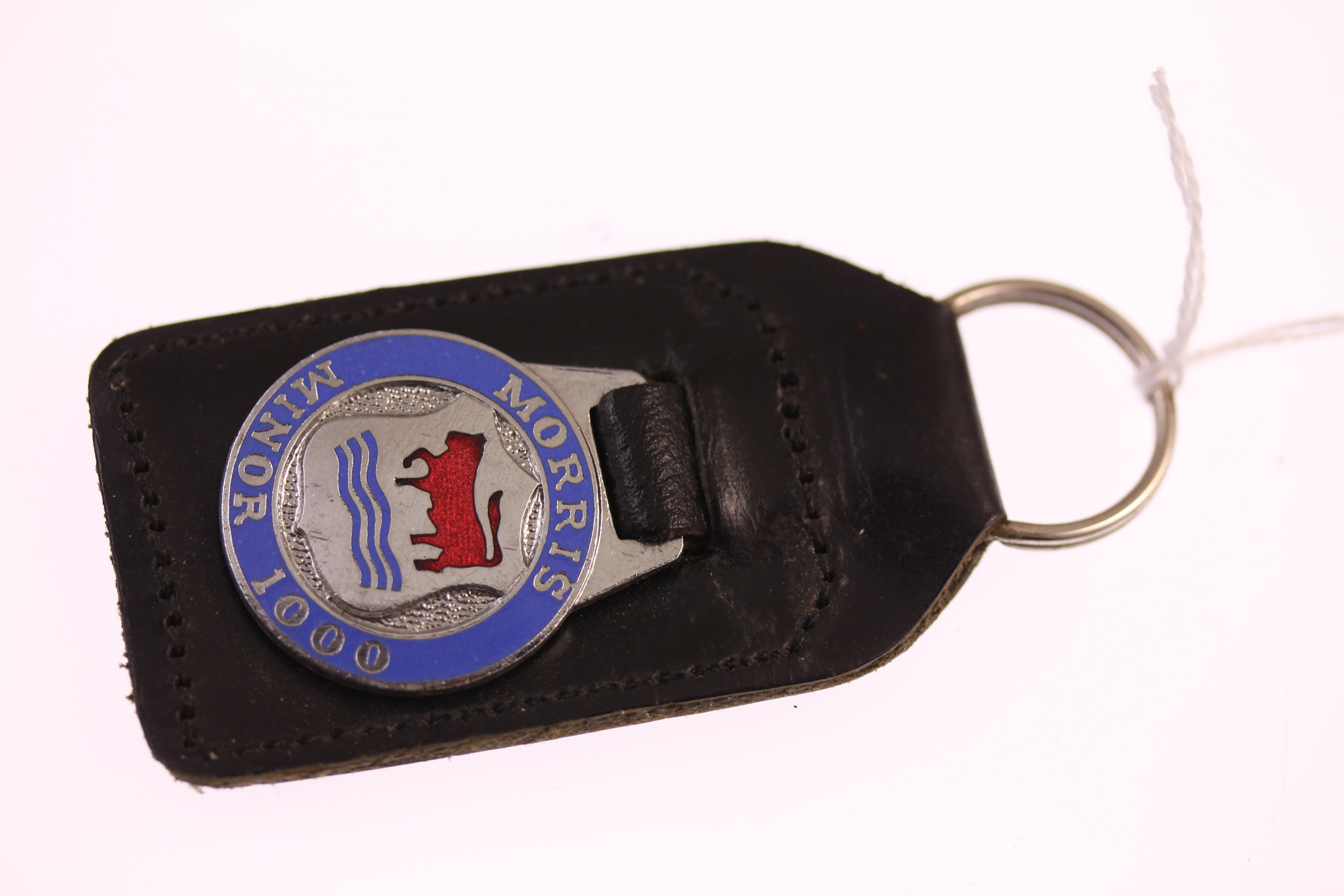 Morris Minor 1000 – original vintage 1960s keyring – Classic Leather Fobs